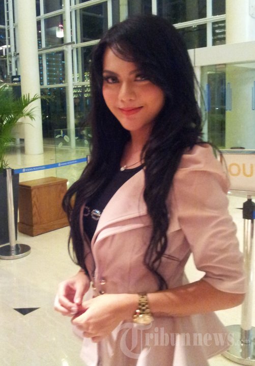 Anggita Sari, Foto 1 #704371 - TribunNews.com