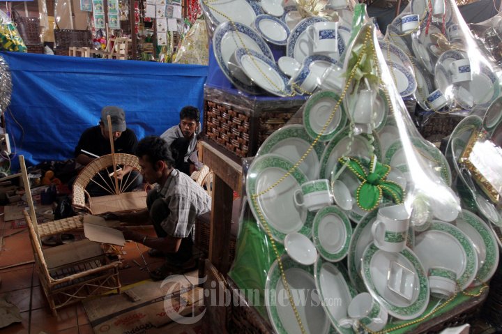 Penjualan Parcel Lebaran di Pasar Cikini, Foto 4 #708772 - TribunNews.com