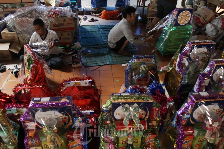 Penjualan Parcel Lebaran di Pasar Cikini, Foto 6 #708792 - TribunNews.com