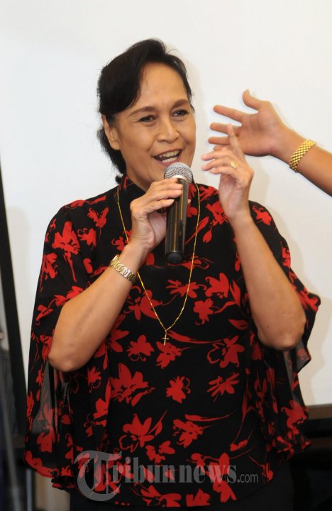 Henny Purwonegoro Diiringi Saksofon Didiek SSS, Foto 6 #732421 ...