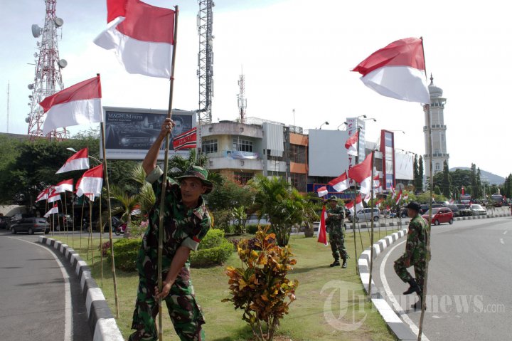 Kibarkan Bendera Merah Putih, Foto 6 #734161 - TribunNews.com