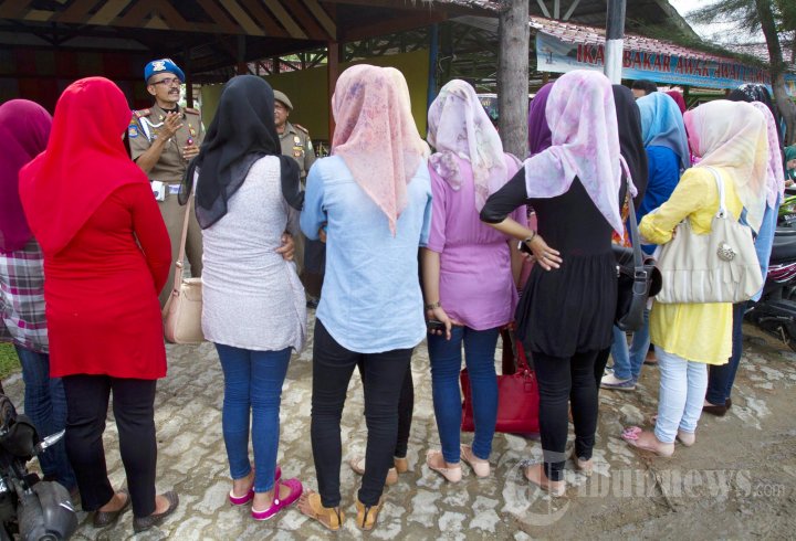 Razia Celana Ketat di Banda Aceh , Foto 1 #767042 - TribunNews.com