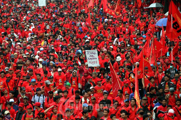 Ribuan Buruh KASBI Demo di Istana Merdeka, Foto 2 #789781 - TribunNews.com Ribuan Buruh KASBI Demo di Istana Merdeka, Foto 2 #789781 - TribunNews.com