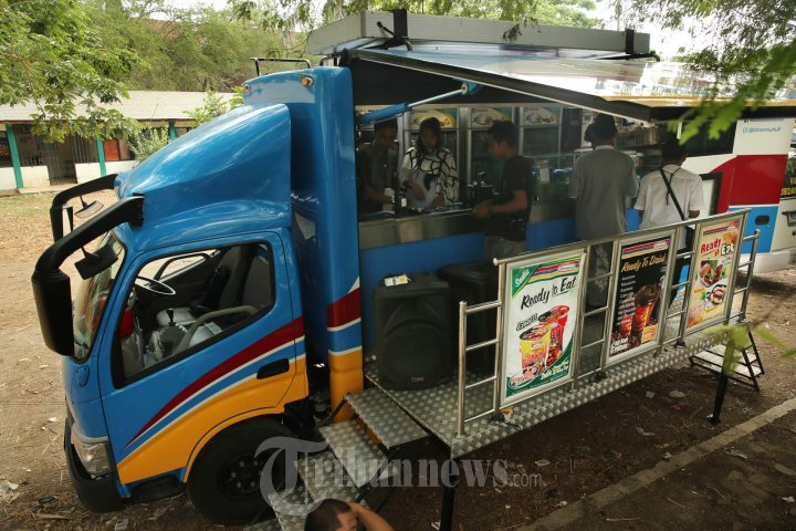 Mobil Pelayanan Indomaret di Makassar, Foto 2 #842701 - TribunNews.com