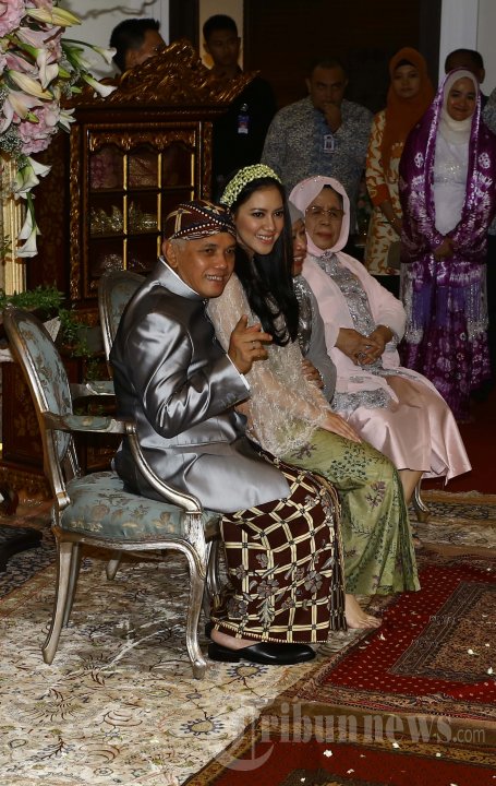 Prosesi Upacara Adat Siti Noor Azimah Rajasa, Foto 1 #844872 ...