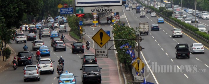 Pintu Tol Semanggi I Sumber Kemacetan, Foto 1 #908642 - TribunNews.com