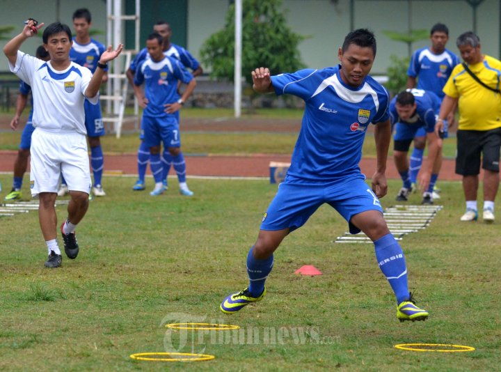 Tony Sucipto Latihan Melewati Rintangan, Foto 5 #914081 - TribunNews.com