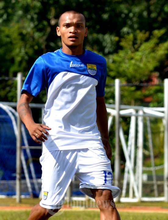 Ferdinand Sinaga Berlatih, Foto 2 #961641 - TribunNews.com