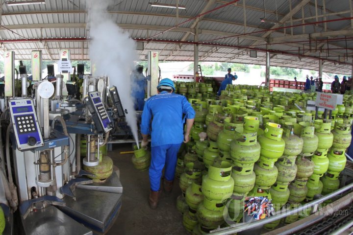 Pengisian Gas Elpiji 3 Kg di SPBE, Foto 1 #995201 - TribunNews.com