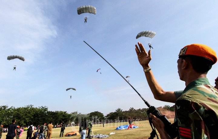 Paskhas TNI AU Latihan Terjun Payung Free Fall, Foto 6 #1016491 - TribunNews.com