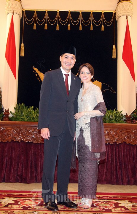 Muhammad Lutfi Bersama Istri, Foto 1 #1020171 - TribunNews.com