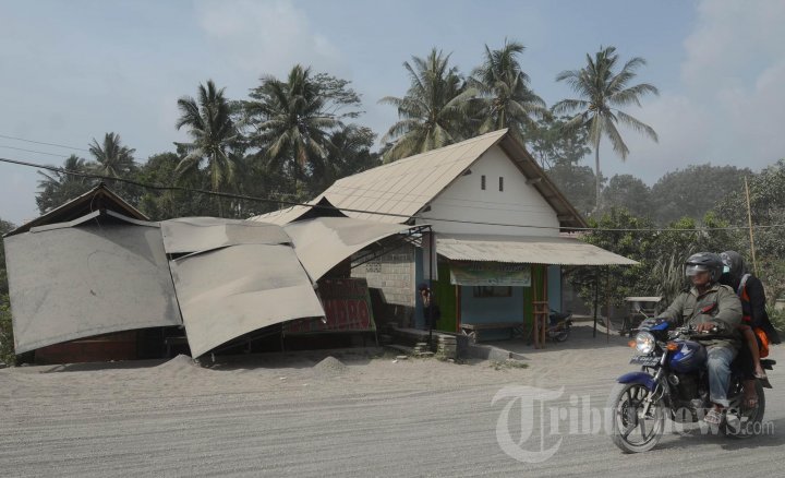 Atap Rumah Roboh, Foto 8 #1020391 - TribunNews.com