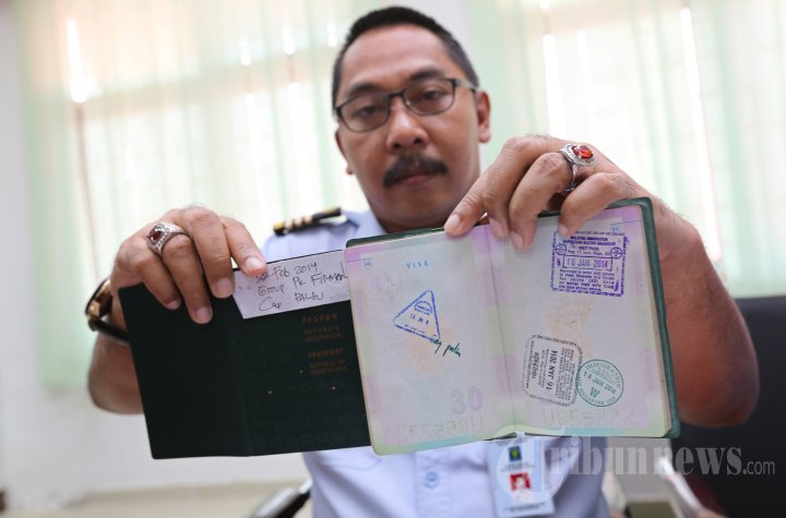 Cap Palsu Paspor, Foto 2 #1048351 - TribunNews.com