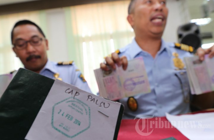 Cap Palsu Paspor, Foto 5 #1048391 - TribunNews.com