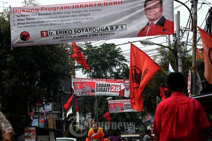 Spanduk Caleg dan Bendera Partai Mulai Ramai Dijalan, Foto 2 #1060701 ...