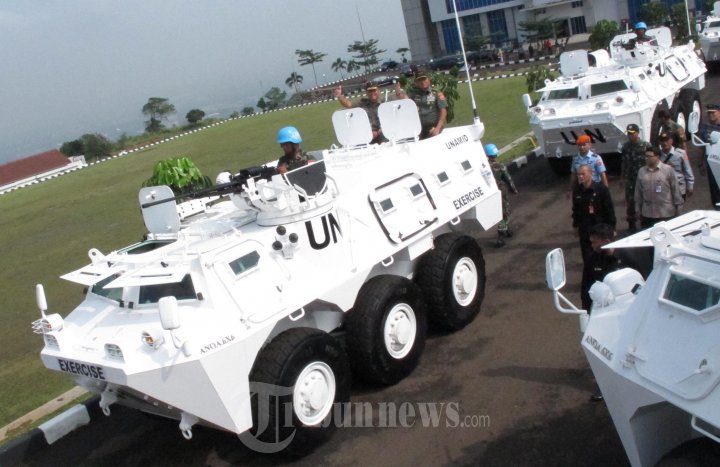 Serah Terima Panser Anoa Bikinan Pindad, Foto 3 #1066491 - TribunNews.com