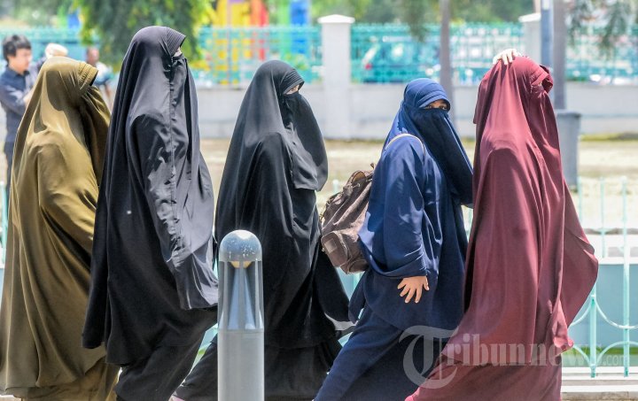 Busana Muslim Bercadar, Foto 3 #1095331 - TribunNews.com