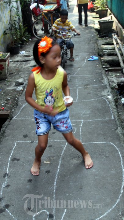 Anak-Anak Bermain di Gang Jalan, Foto 5 #1142702 - TribunNews.com