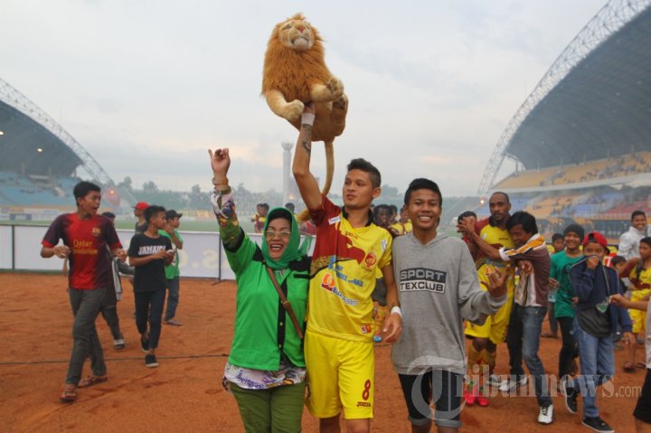 Samsir Alam Selebrasi Kemenangan, Foto 1 #1145862 - TribunNews.com