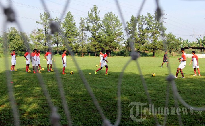 Latihan Tim Sepakbola Persija Jakarta, Foto 11 #1161511 - TribunNews.com