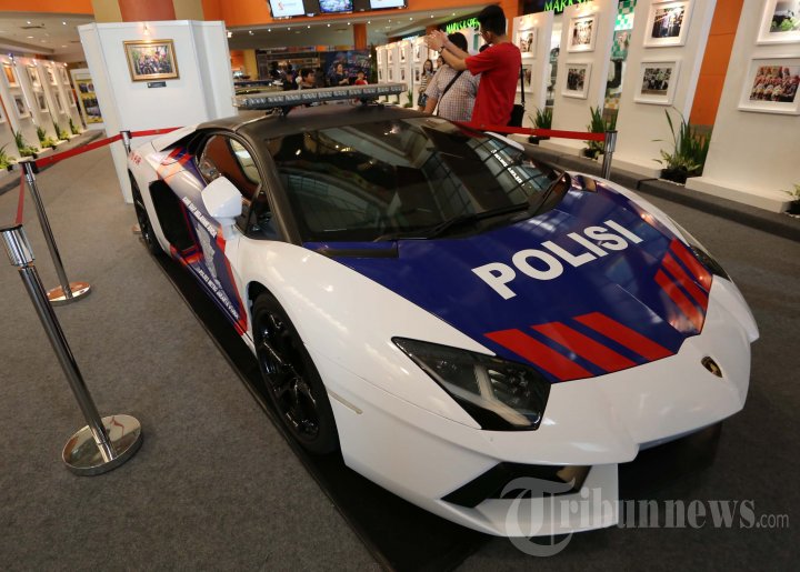 Mobil Patroli Polisi Lamborghini, Foto 2 #1219131 - TribunNews.com