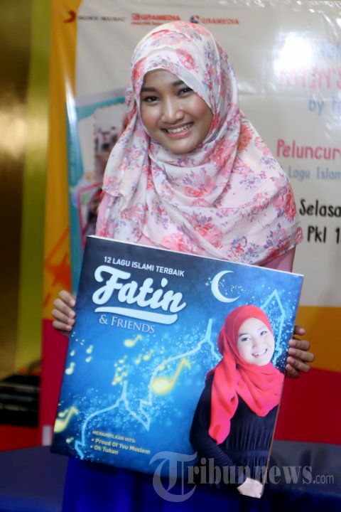 Fatin Launching Buku dan Album, Foto 2 #1219481 - TribunNews.com
