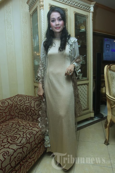 Raslina Rasyidin Fashion Show Amy Atmanto, Foto 1 #1249211 - TribunNews.com