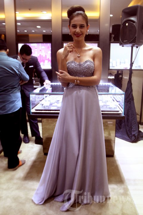Marissa Nasution Kenakan Perhiasan Frank & Co Jewellery, Foto 1 ...