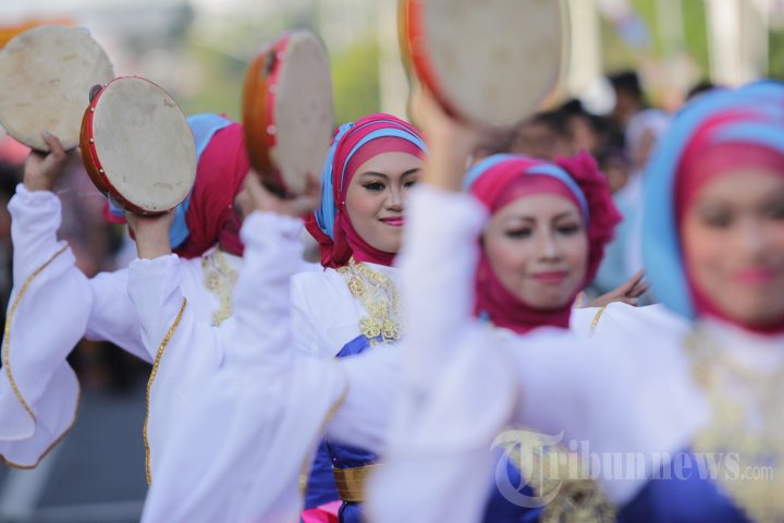 Parade Seni Budaya Tri Karsa Budaya Semarang, Foto 4 #1286081 - TribunNews.com