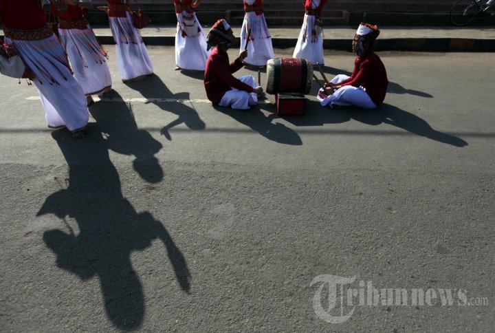 Tarian Tradisional Pasepu, Foto 2 #1298712 - TribunNews.com