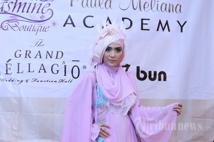 April Jasmine di Acara Beauty Hijab, Foto 4 #1320791 - TribunNews.com
