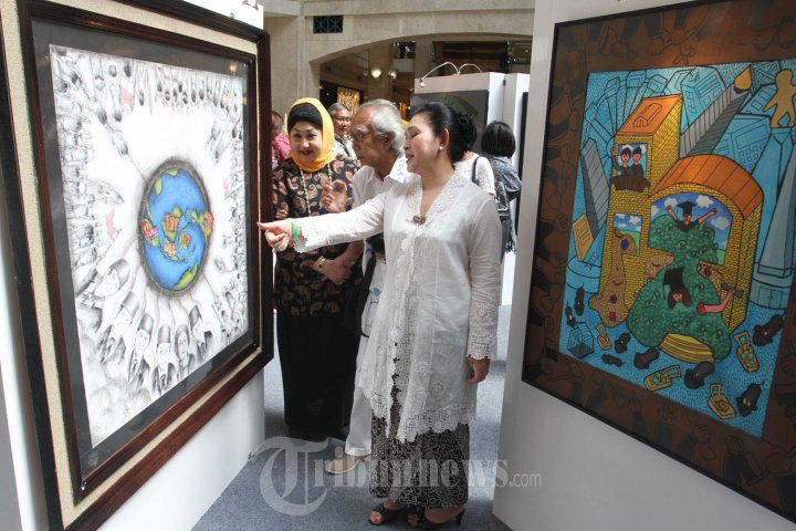 Titiek Soeharto Didampingi Rahardi Ramelan Amati Lukisan, Foto 11 ...