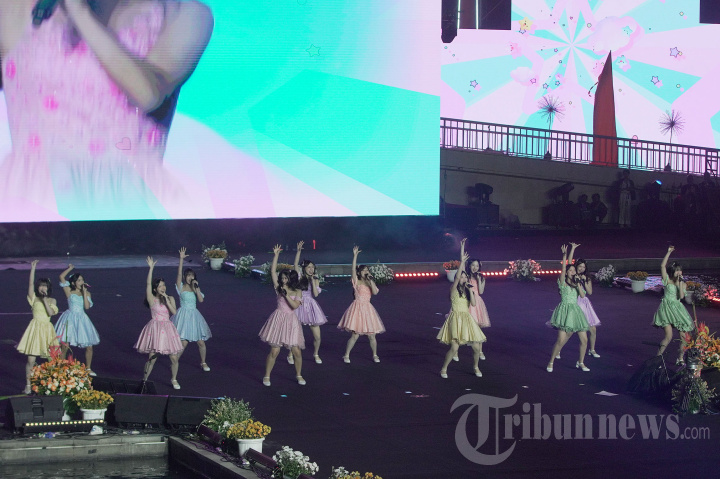 Aksi Panggung JKT 48, Foto 12 #2021333 - TribunNews.com
