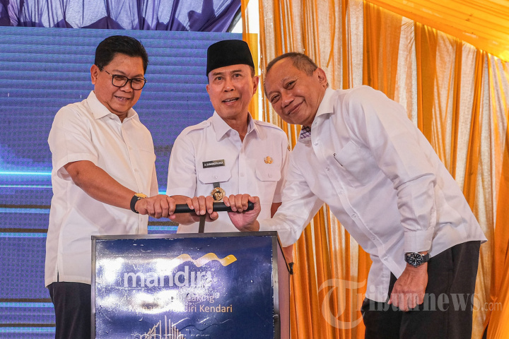 Bank Mandiri Groundbreaking Menara Mandiri di Kendari, Foto 2 #2016624 - TribunNews.com