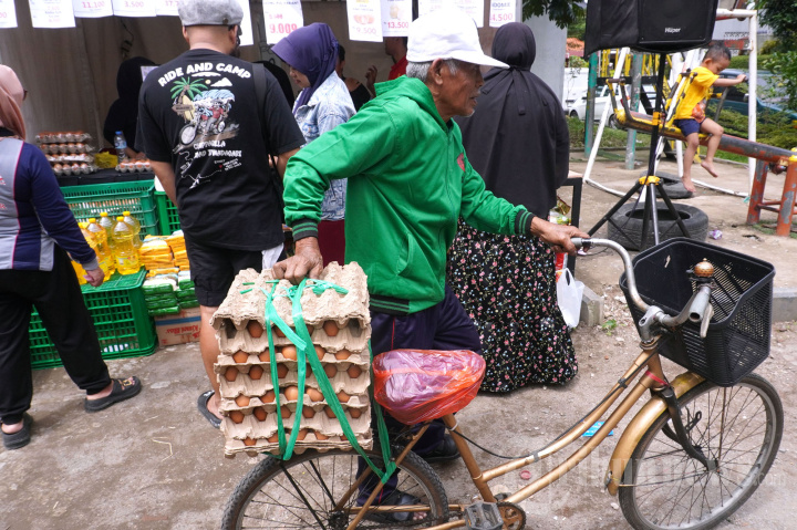 Bazar Murah 2025 di Kelurahan Burangrang Kota Bandung, Foto 4 #2015174 ...