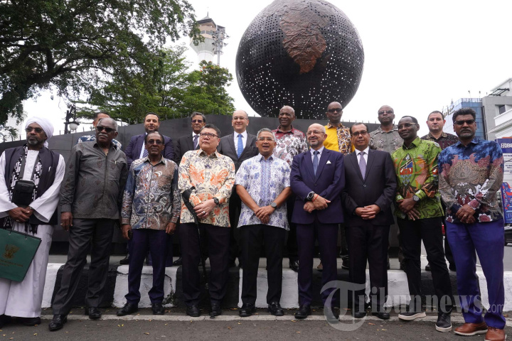 Historycall Walk Peringatan 70 Tahun Konferensi Asia Afrika, Foto 2 #2018140 - TribunNews.com