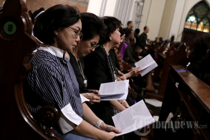 Misa Requiem Paus Fransiskus di Gereja Katedral, Foto 4 #2018202 - TribunNews.com