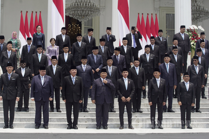 Presiden Prabowo Berfoto Bersama Kabinet Merah Putih, Foto 6 #2007775 - TribunNews.com