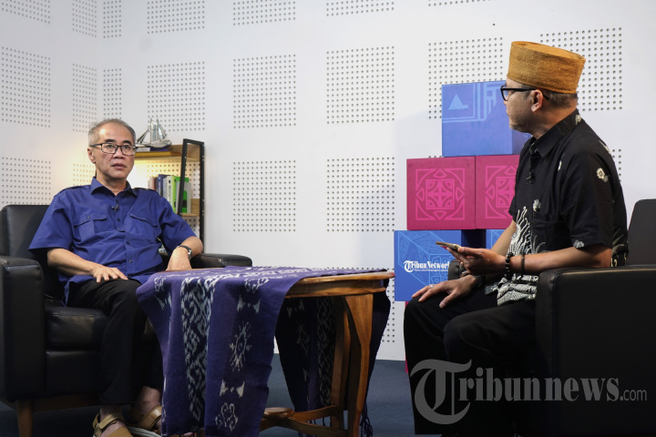 Wawancara Khusus Tribun Network dengan Pastor Johanes Robini, Foto 4 ...