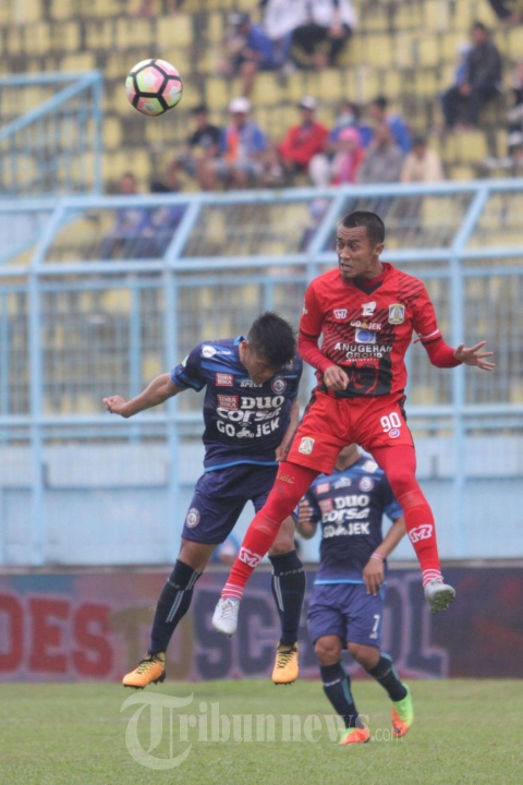 Ahmad Bustomi dan Sunarto Berebut Bola Udara, Foto 4 #1714173 ...