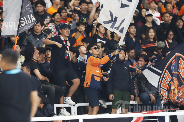 Aksi The Jakmania Tampilkan Koreografi Dragon Ball, Foto 4 #1972982 ...