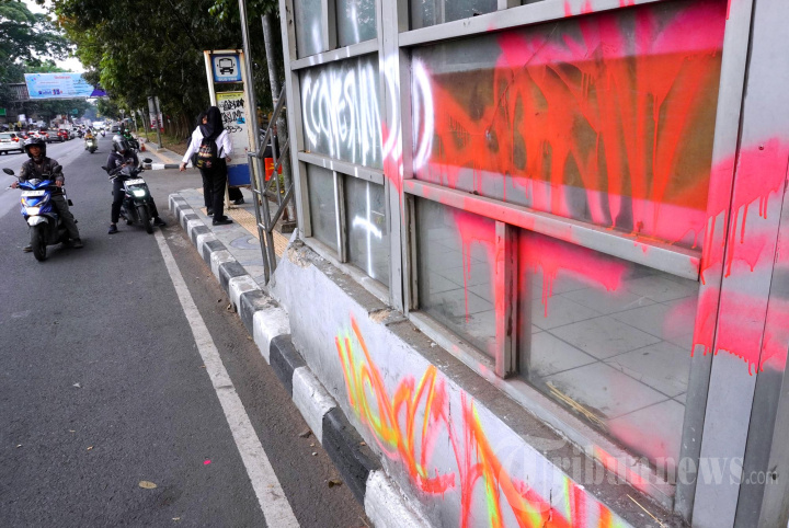Aksi Vandalisme Rusak Faslitas Umum di Bandung, Foto 7 #2001598 ...