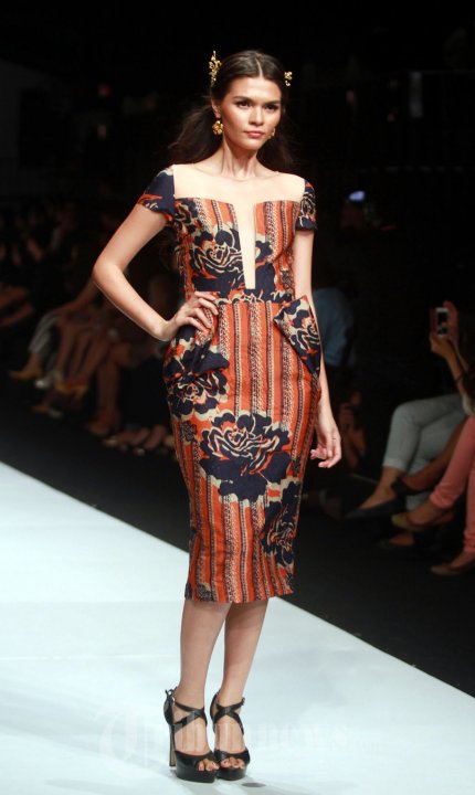Alleira Batik Ramaikan Ajang JFW 2015, Foto 31 #1403771 - TribunNews.com