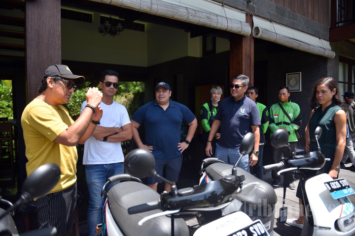 Andre & Surya Touring Motor Listrik Electrum di Bali, Foto 2 #1945226 ...