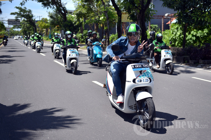 Andre & Surya Touring Motor Listrik Electrum di Bali, Foto 7 #1945231 ...