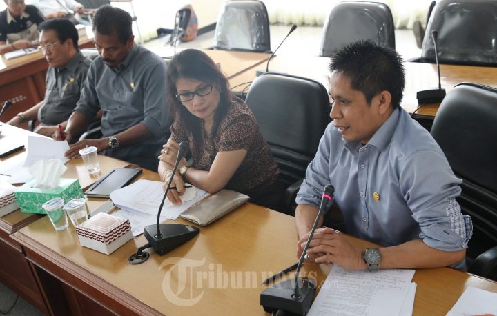 Anggota DPRD Sulsel RDP Kenaikan Harga BBM, Foto 2 #1449202 - TribunNews.com
