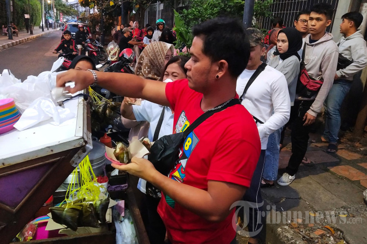 Antre Bacang Panas Braga di Jalan Homan Kota Bandung, Foto 1 #1972172 ...