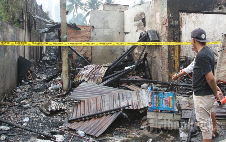 Api Hanguskan 25 Rumah Warga di Kawasan Senayan City, Foto 3 #1862996 ...