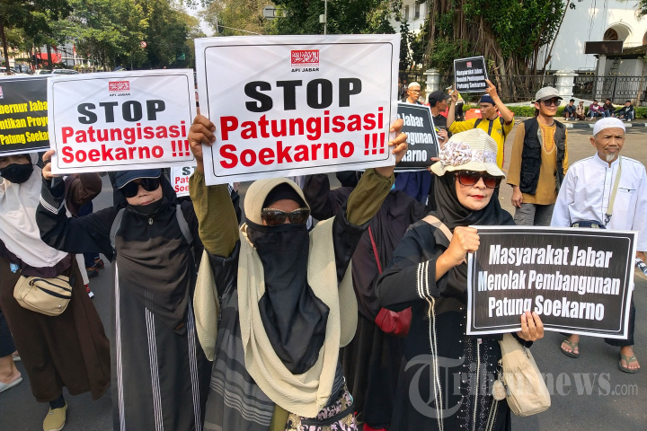 API Jabar Tolak Pembangunan Patung Soekarno, Foto 4 #1973488 ...