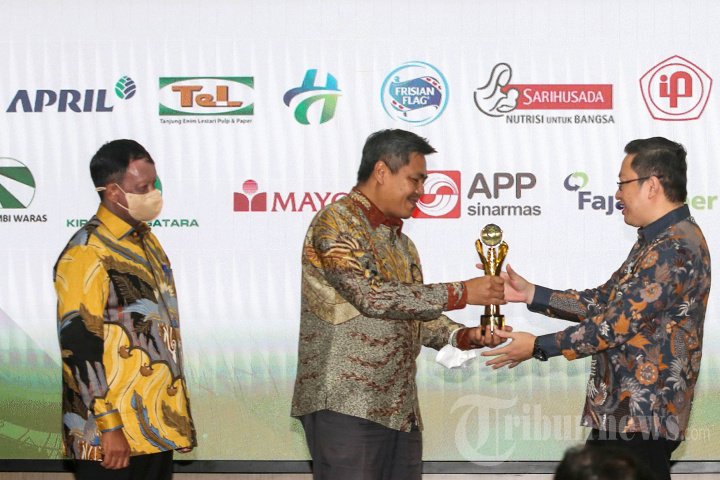 APRIL Raih Penghargaan Industri Hijau 2022, Foto 1 #1946718 ...